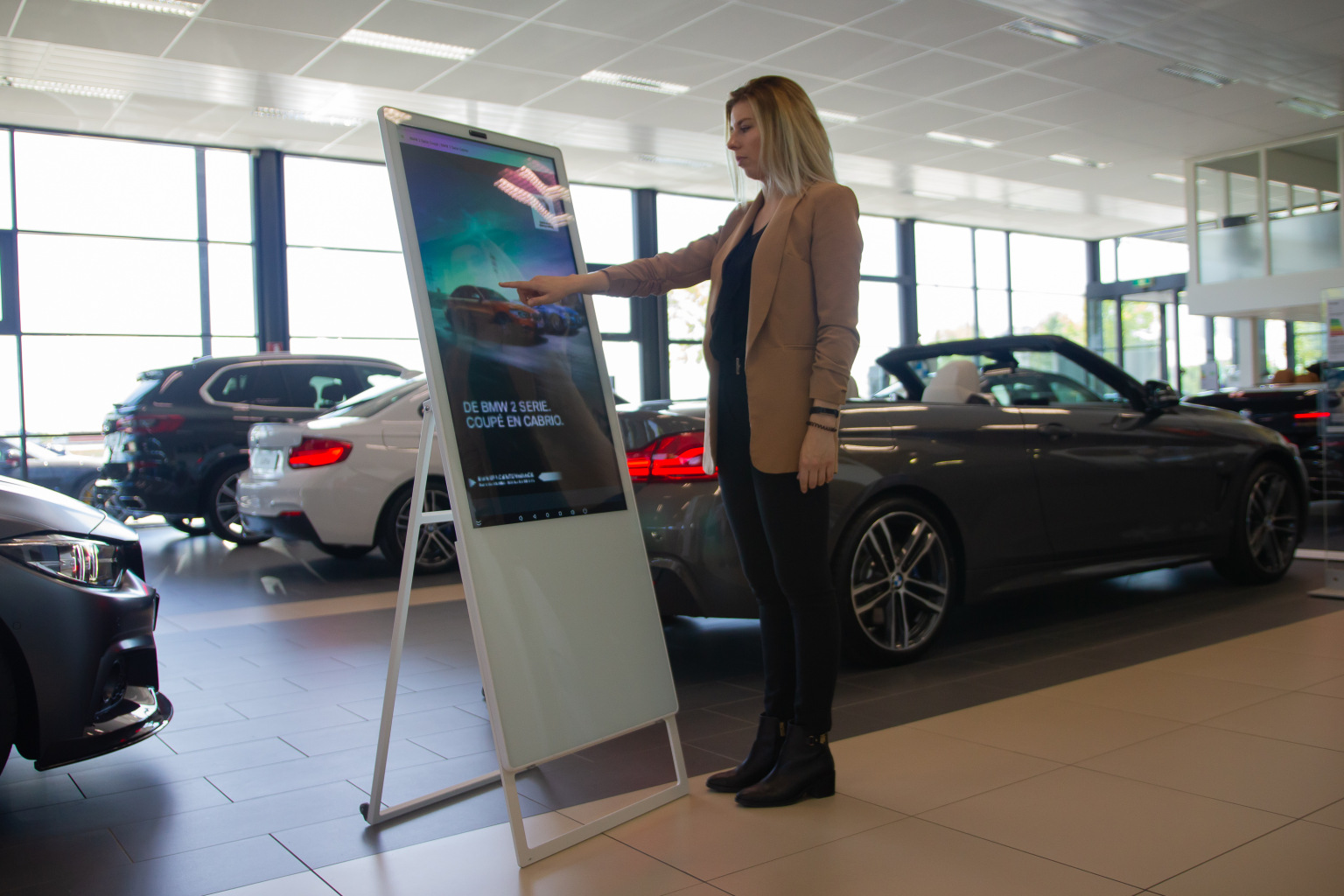 Welcome your guests in style with digital PixioDisplays!